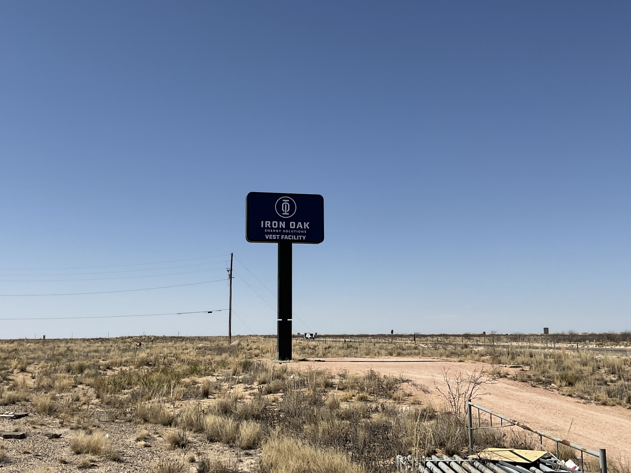 Monument vs. Pylon Signs: Visibility, Marketing Impact & Cost Breakdown